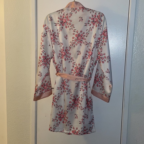 Morgan Lane | Intimates & Sleepwear | Dressing Robekimono | Poshmark